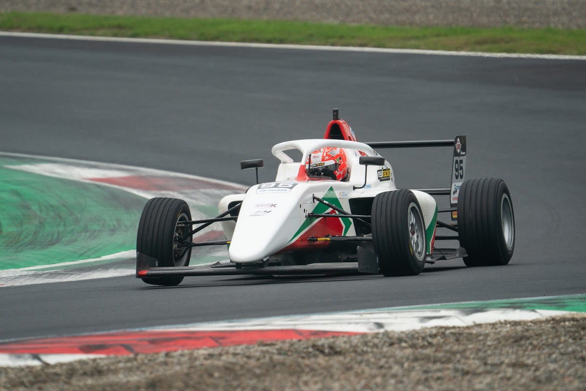 Formula 4: Final de sezon pentru Andrei Dună » FRAS